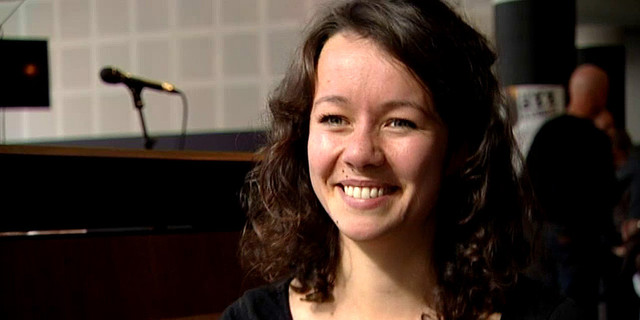 Louise Robard a new smile in the vocal jazz landscape – Pas De Merde